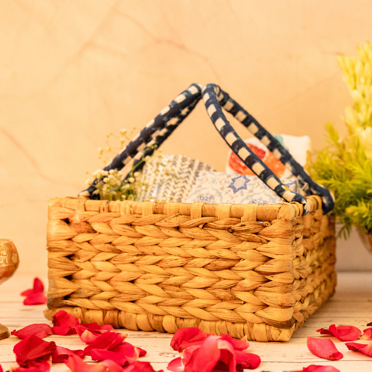 Buy Wicker Basket with Short Fabric Handle- Asama Enterprise